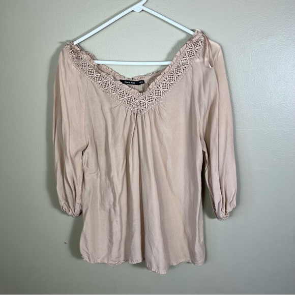 Doe & Rae | Tops | Doe And Rae Cream Colored Off Shoulder Blouse Vneck ...
